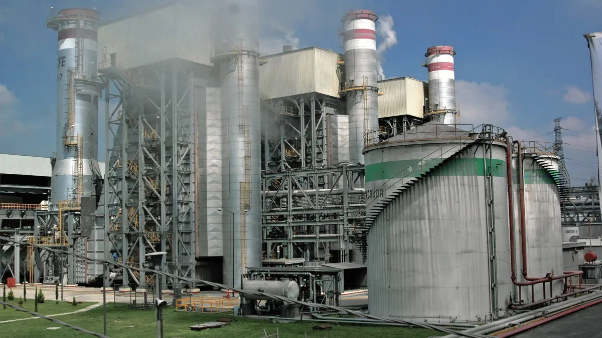 Derogada Reforma Eléctrica, 4T revira con amago de juicio político y ...