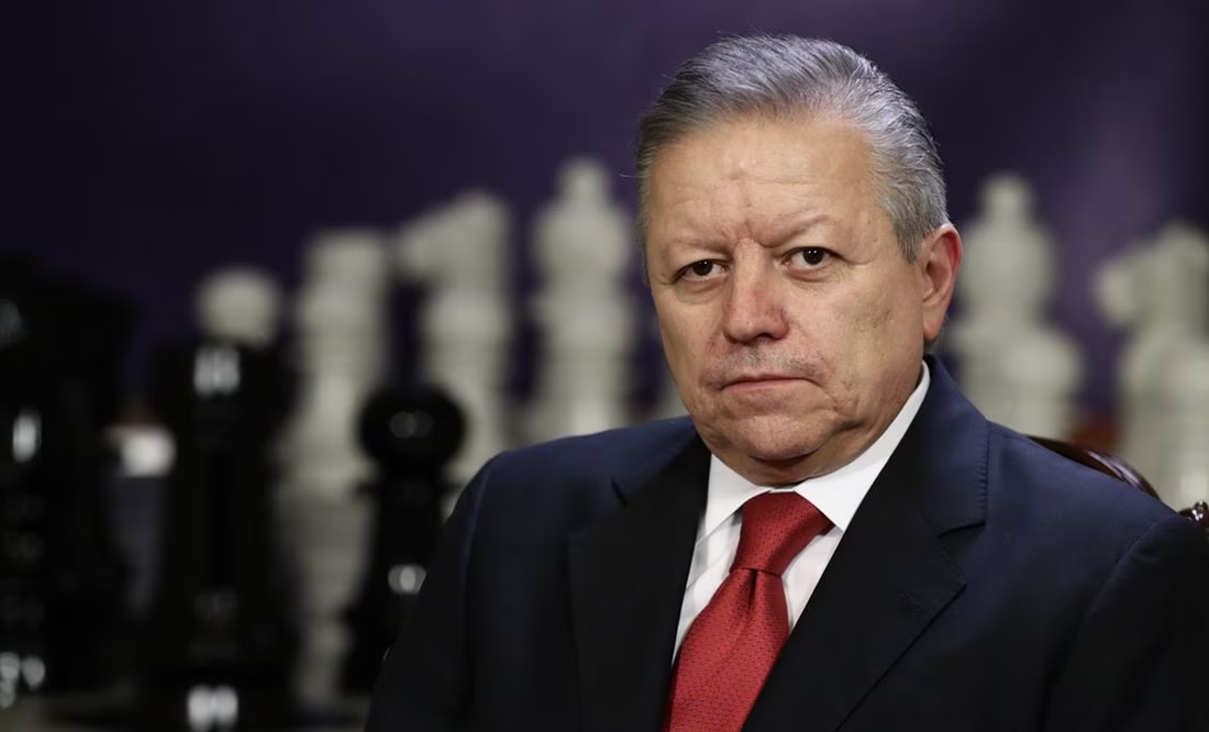 Zaldívar, en campaña, cobra una pensión de 192 mil pesos – La Prensa